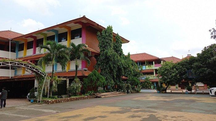 Siswa Positif Covid-19, PTM di SMPN 98 Jakarta Selatan Dihentikan ...