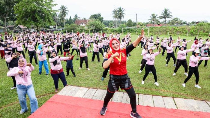 Ribuan 'Srikandi' Senam Massal di Sumut, Gaungkan Ganjar Presiden 2024 ...