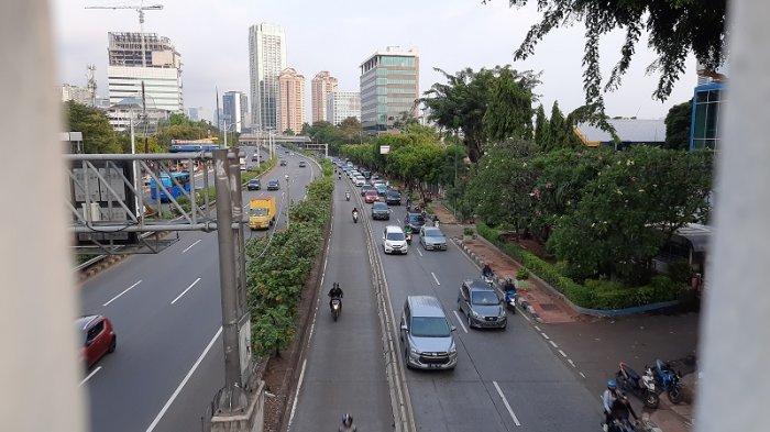 TRAFFIC UPDATE: Jalan Letjen S Parman Padat, Banyak Motor Terobos Jalur ...