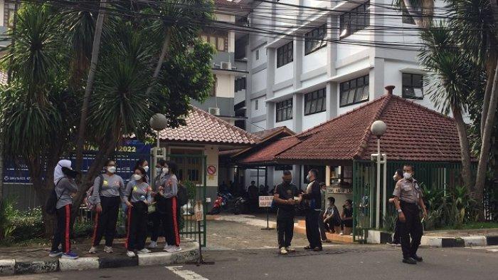 Sempat Ditutup Akibat Covid-19, SMA Labschool Kebayoran Baru Jaksel ...