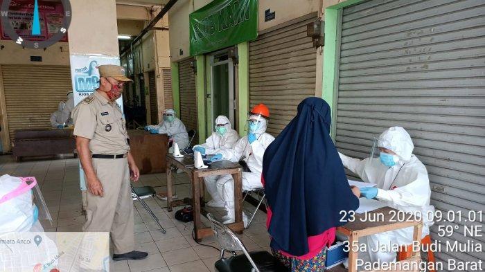 Cegah Penyebaran Covid-19, Swab Test di Pasar Inpres Pademangan Barat ...