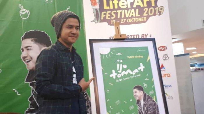 Terbitkan Buku Ijo Tomat, Begini Pesan Syakir Daulay Bagi Para Jomblo - Wartakotalive.com
