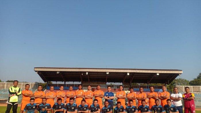 Pertandingan Persahabatan Personel Lanal Banten dengan Awak KRI Leuser ...