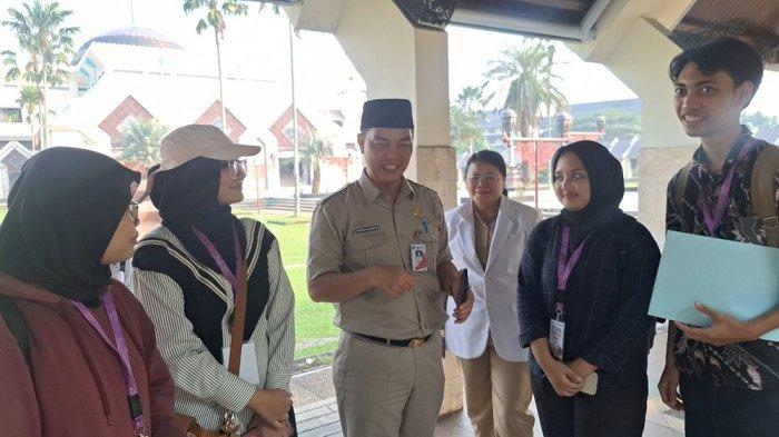 Puluhan Mahasiswa IPB Bantu Sudin KPKP Jaktim Periksa Daging Hewan ...
