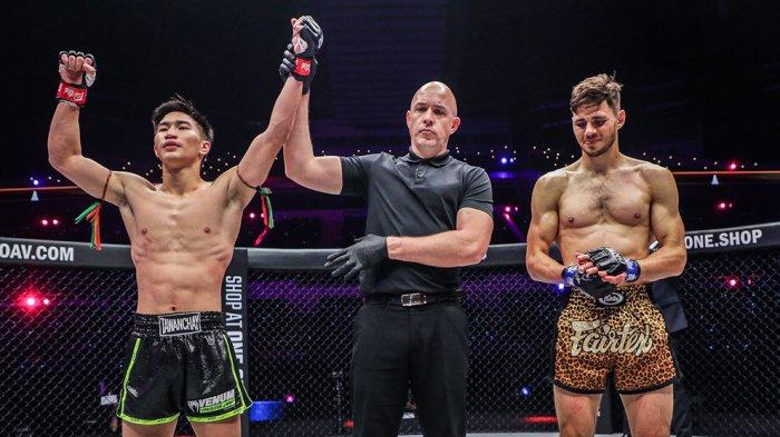 Tawanchai PK.Saenchai Sukses Tuntaskan Perlawanan Niclas Larsen, Adrian ...