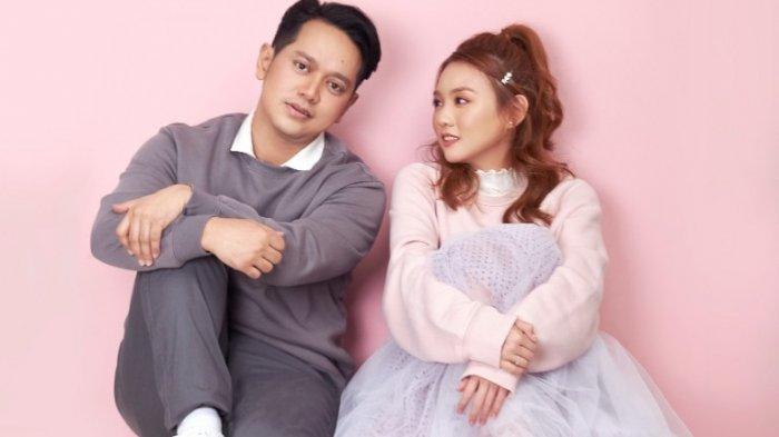 Jatuh Cinta pada Pandangan Pertama, Teguh Vagetoz Ajak Jewel Nyanyikan 'Cinta Kita ...