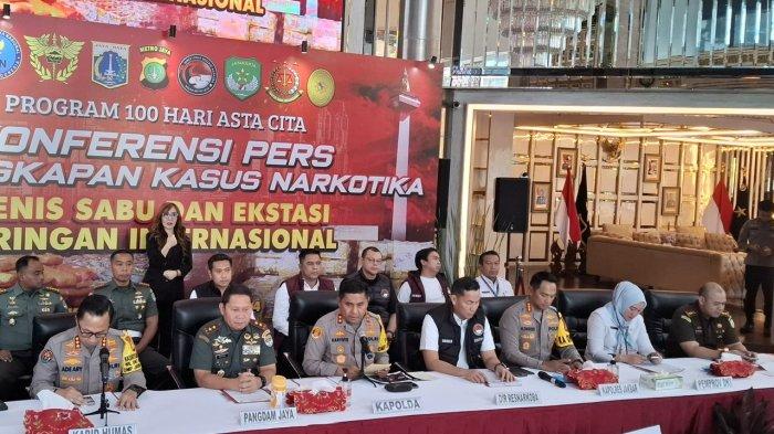 Pelaku Peredaran Narkoba Jaringan Malaysia Ditangkap, 207 Kg Sabu & 90 Ribu Butir Ekstasi Disita ...