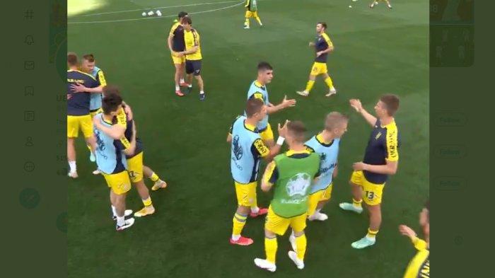Sedang Berlangsung Ukraina vs Austria 0-1, Gol Christoph Baumgartner ... Sedang Berlangsung Ukraina vs Austria 0-1, Gol Christoph Baumgartner ...
