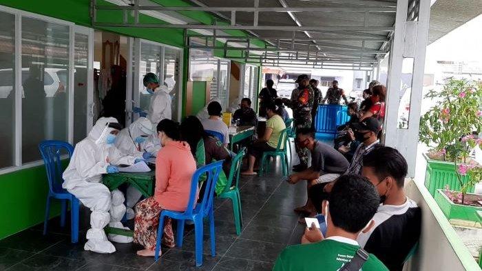 Pedagang Pasar Elang Pademangan Jalani Rapid Test Kedua Kali, Warga ...