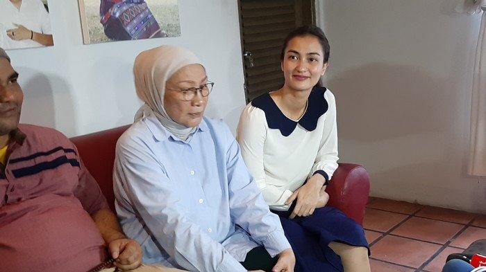 UPDATE Atiqah Hasiholan Sebut Anak Jadi Penjamin Kebebasan Ratna Sarumpaet - Wartakotalive.com