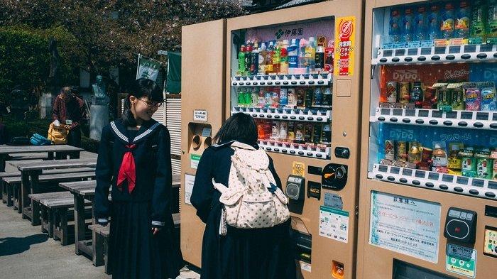 Fakta dan Sejarah Vending Machine di Jepang, Kenapa Bisa Terus ...