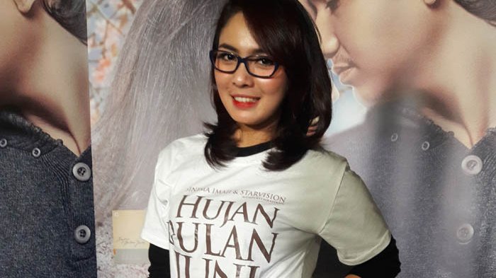 Presenter Kompas TV Ini Suka Tulis Puisi Sejak SD - Wartakotalive.com