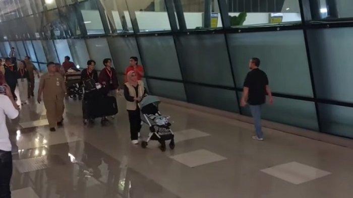 Tak Sia-sia! Kemenlu Berhasil Evakuasi 20 WNI dan 1 WNA dari Lebanon ke ...