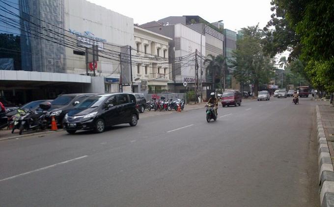 Pimpinan DPRD DKI Jakarta Sayangkan Trotoar Jalan Wolter Monginsidi ...
