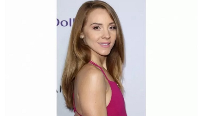 Model Majalah Playboy Dirampok dan Diikat oleh Tiga Perampok Bertopeng ...