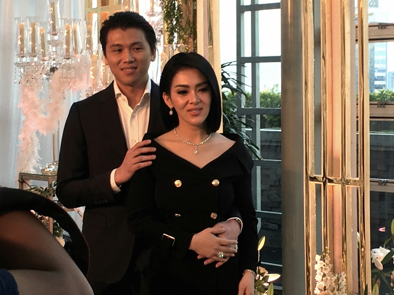 Alasan Menjaga Tradisi Keluarga, Reino Barack Memilih Menikahi Syahrini di Tokyo - Wartakotalive.com