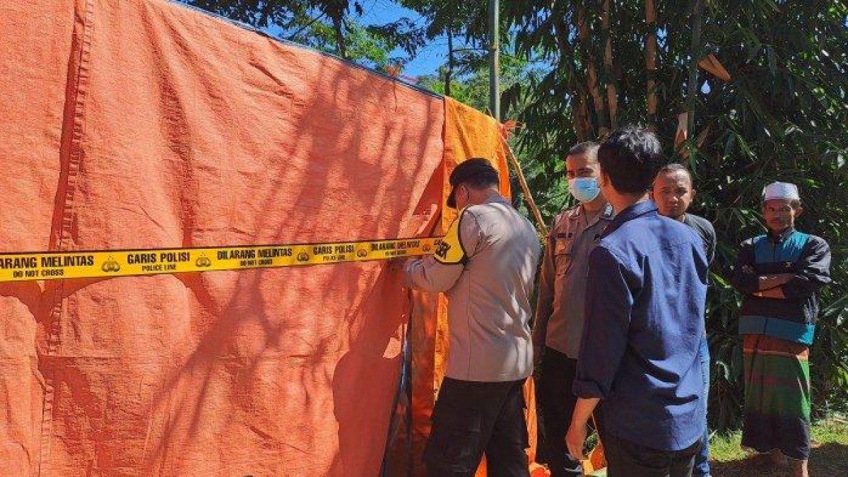 Makam Bocah SD di Sukabumi Dibongkar, Pesan Terakhir Korban sebelum ... Makam Bocah SD di Sukabumi Dibongkar, Pesan Terakhir Korban sebelum ...