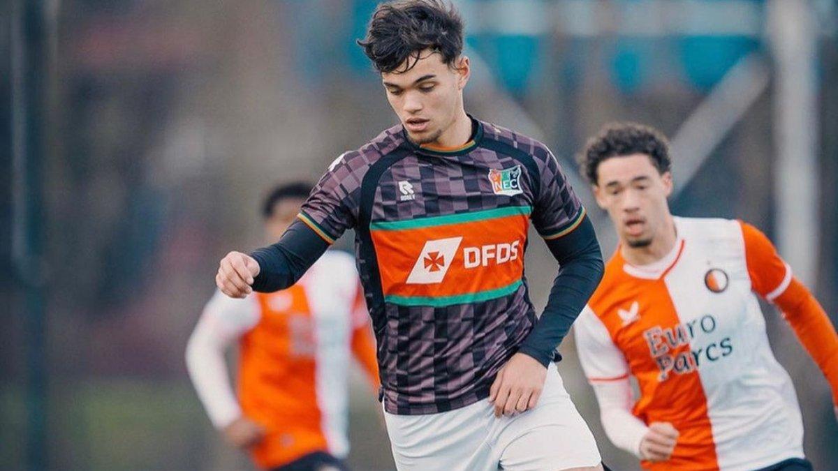 Profil D'Leanu Arts: Fullback Jebolan PSV yang Masuk Opsi Timnas U20 ...