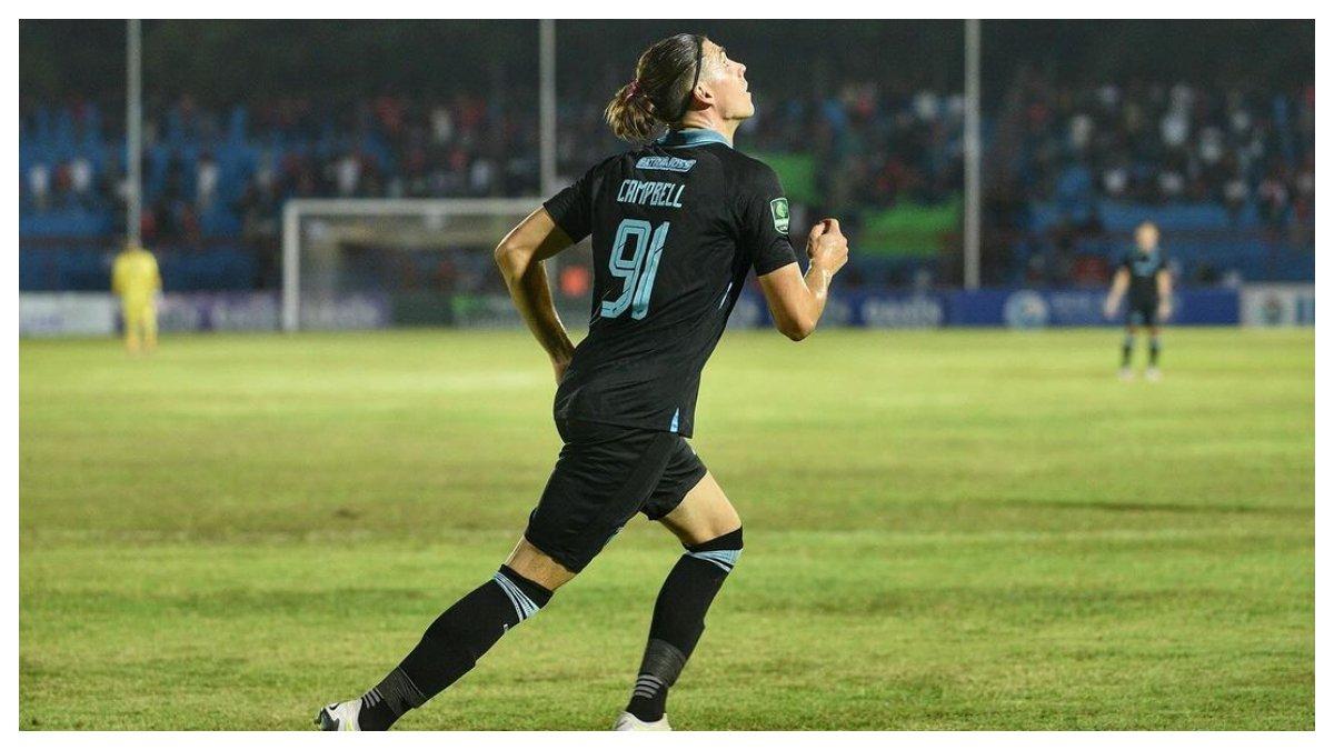 Profil Jonny Campbell: Bek Jangkung Amerika Milik Persela Opsi Menarik ...