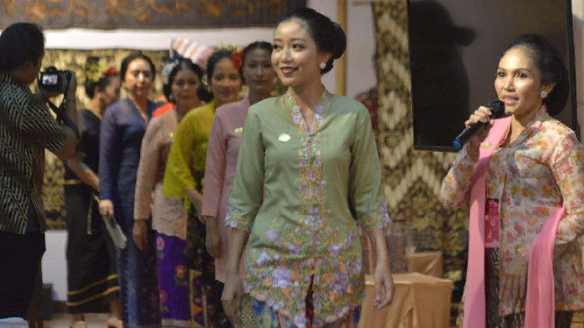 Kebaya Nusantara Jadi Pemersatu Bangsa, Perlu Dilestarikan Lewat Kurikulum Tata Busana di ...