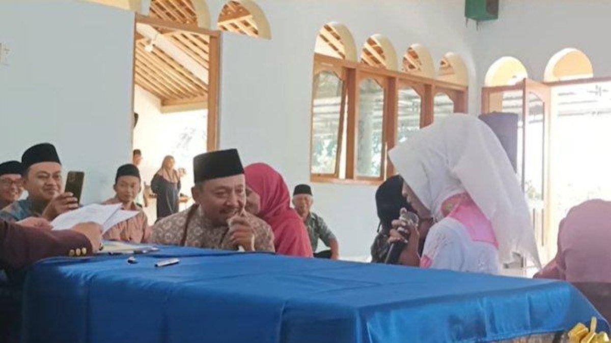 Viral Wanita Usia 26 Tahun Dinikahi Pria Yang Lebih Tua Dari