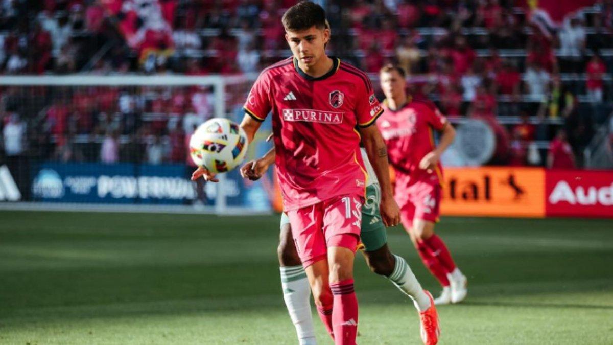 Profil Anthony Markanich: Fullback MLS Filipina Potensi Bikin Bingung ...