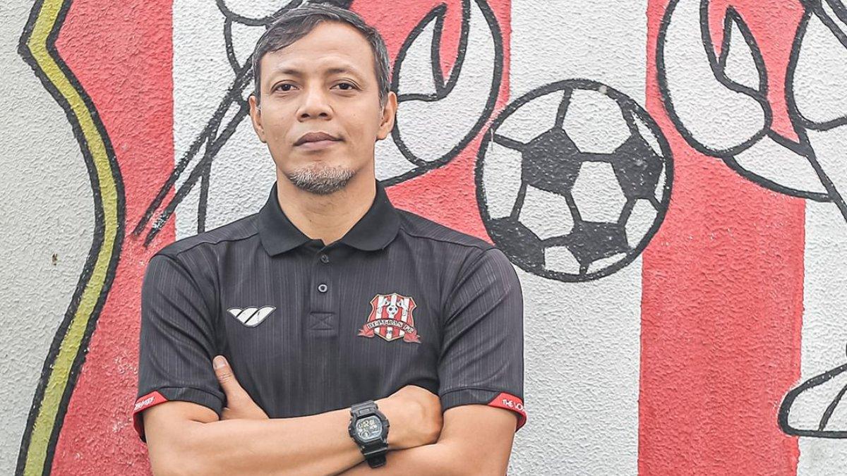 Sosok Bejo Sugiantoro: Legenda Persebaya yang Jitu Racik Skuad Sederhana Deltras, Persela Gigit ...