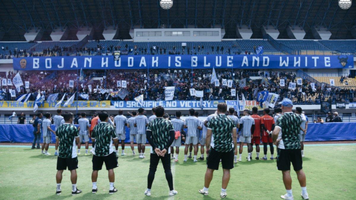 Persib Bandung Diserbu Bobotoh Jelang Lawan Persebaya: Desak Sosok Rp ...