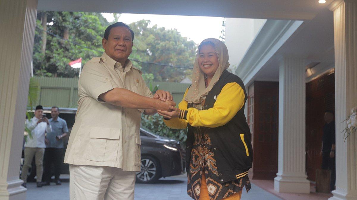 Buntut Pertemuan Yenny Wahid dengan Prabowo, Hashim Nilai Putri Gus Dur ... Buntut Pertemuan Yenny Wahid dengan Prabowo, Hashim Nilai Putri Gus Dur ...