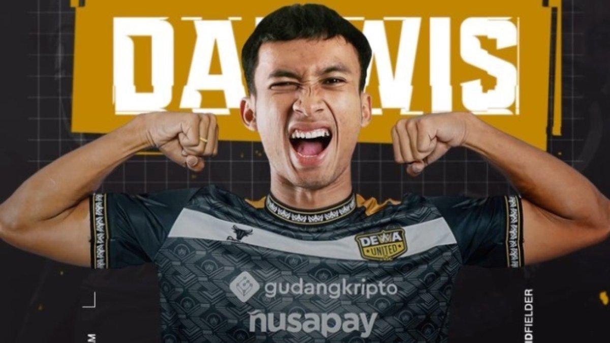 BREAKING NEWS, Robi Darwis Resmi Berseragam Dewa United setelah Tukar Guling dengan Henhen ...