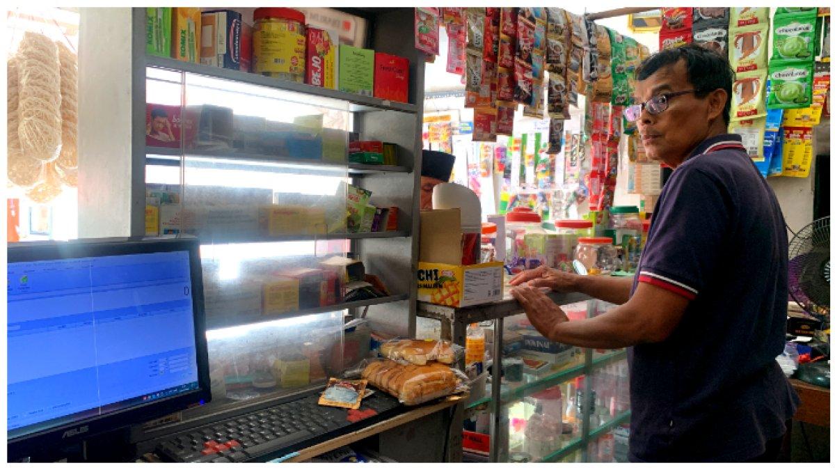 Tak Gentar Hadapi Toko Ritel Modern, Pemilik Toko Kelontong Ini Punya ...