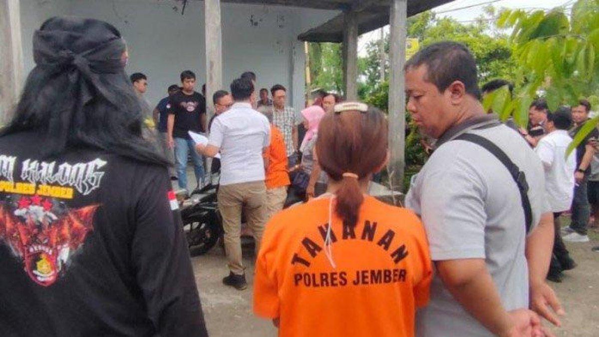 Wanita Nangis-nangis Jadi Anak Durhaka karena Bunuh Ibu Kandungnya ... Wanita Nangis-nangis Jadi Anak Durhaka karena Bunuh Ibu Kandungnya ...