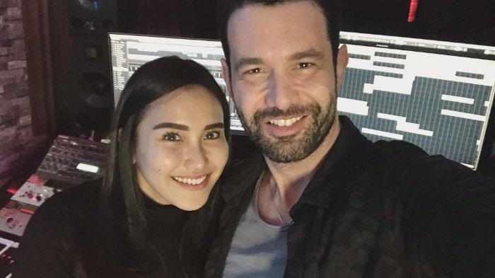 Duet Bareng Ayu Ting Ting, Ini Profil Lengkap Penyanyi Turki Keremcem ...