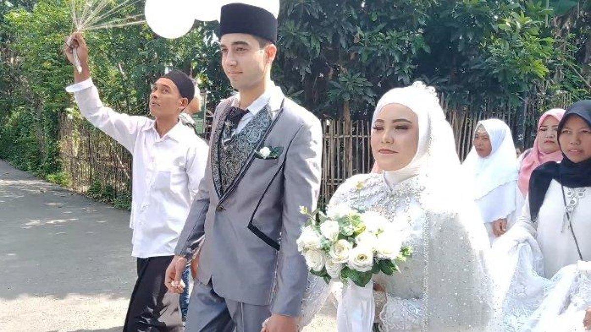 Viral Kisah Bule Turki Nikahi Gadis Tuban, 2 Tahun Saling Kenal Lewat Medsos - Tribun Wow