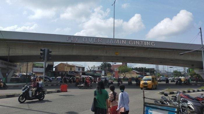 Polisi Berseragam Lengkap Terjun dari Fly Over di Medan, Saksi Mata ...