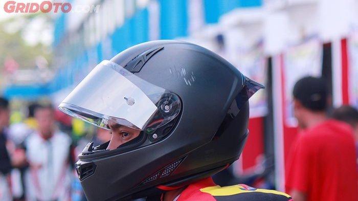 Tips Mencuci Helm yang Baik dan Benar, Jangan Pindahkan Bagian Peredam ...