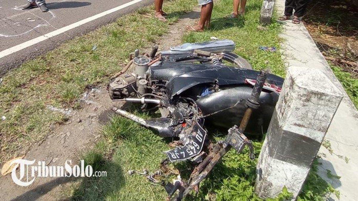 Motor Ringsek Masuk Kolong Bus, 2 Pelajar Tewas setelah Kendaraan Adu Banteng di Wonogiri ...