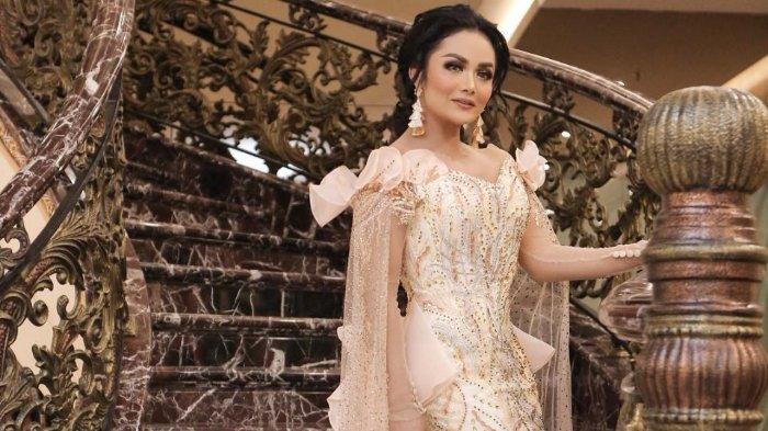 3 Potret Artis Wanita Jelang Pelantikannya Jadi Anggota Dpr Ri