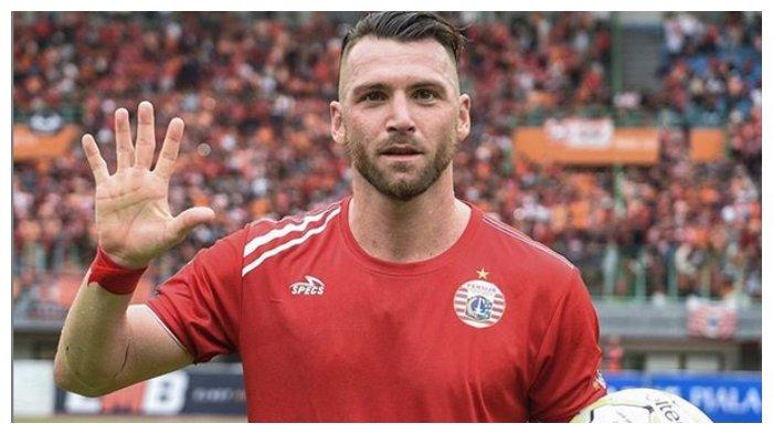 Kepergok Pakai Jersey Baru Persija? Marko Simic Makin Santer Dikabarkan ...
