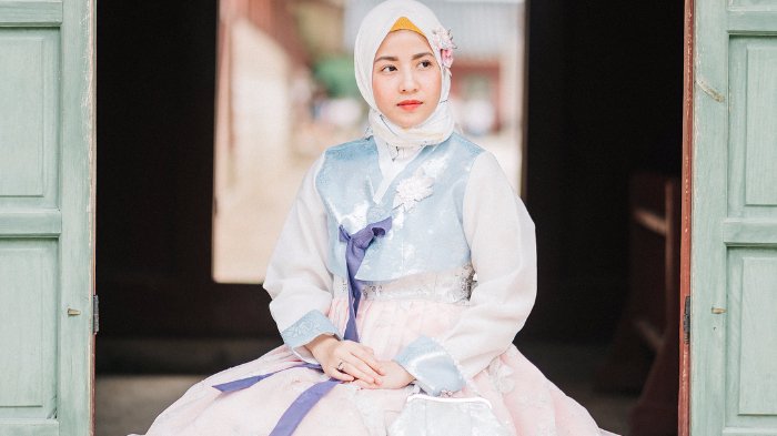 Jadi Ibu 2 Anak, 7 Penampilan Hijab Natasha Rizky Bak ABG, Bisa Kamu ...