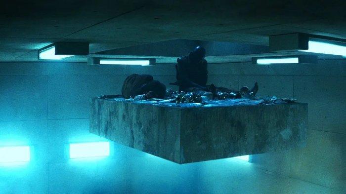 Sinopsis Film 'The Platform' yang Populer di Netflix, Kengerian Hidup ...