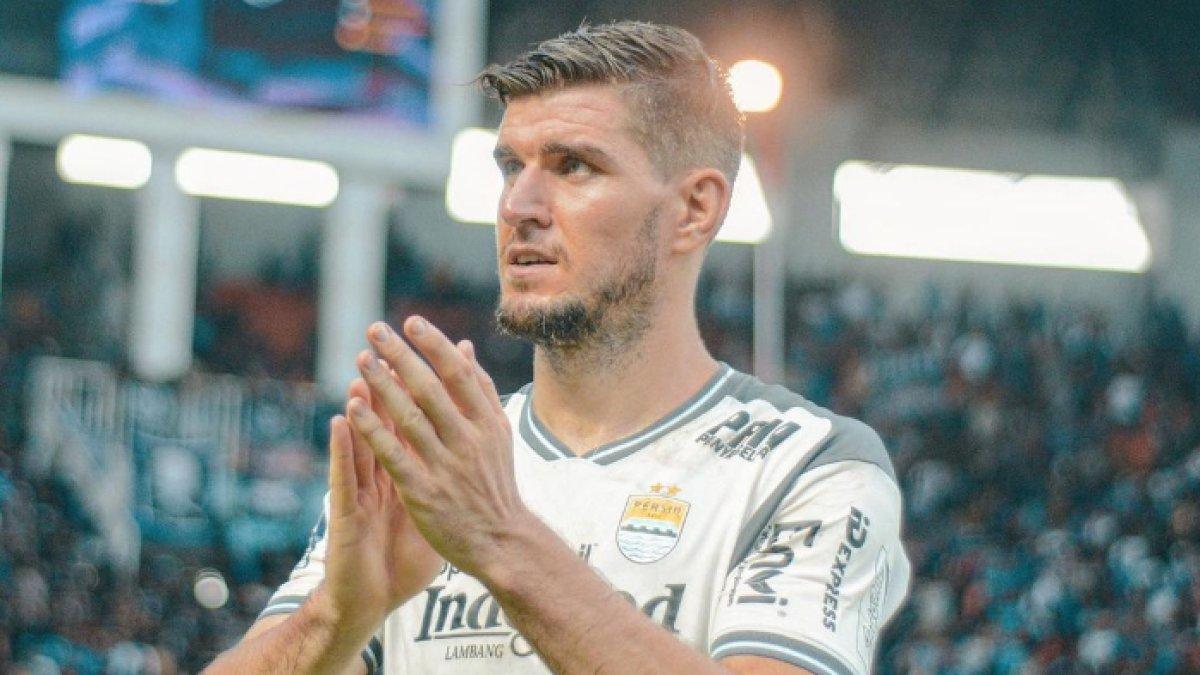 Sinyal Transformasi Lini Belakang Persib Bandung: Kuipers Ketar-ketir ...