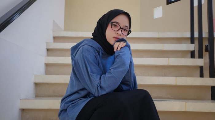 Chord dan Lirik Lagu Sholawat Man Ana - Sabyan: Man Ana Man Ana Man Ana ...