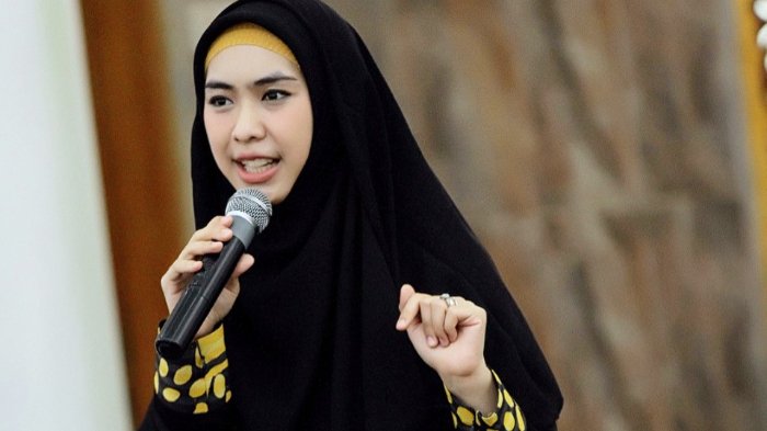 Sosok Oki Setiana Dewi, Penceramah yang Viral hingga Trending Twitter, Ini Rekam Jejak Kariernya ...