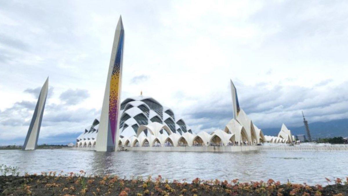 Habiskan Rp 15 Miliar, Proyek Konten Masjid Al Jabbar yang Digagas Ridwan Kamil Tuai Kontroversi ...