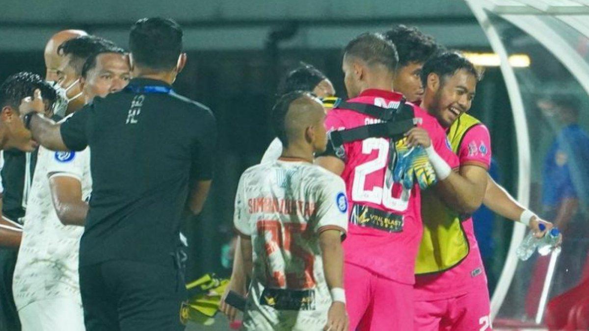 Arema FC Kedatangan Kiper Eks Persija Jakarta untuk Liga 1 2023, Pengganti Adilson Maringa ...