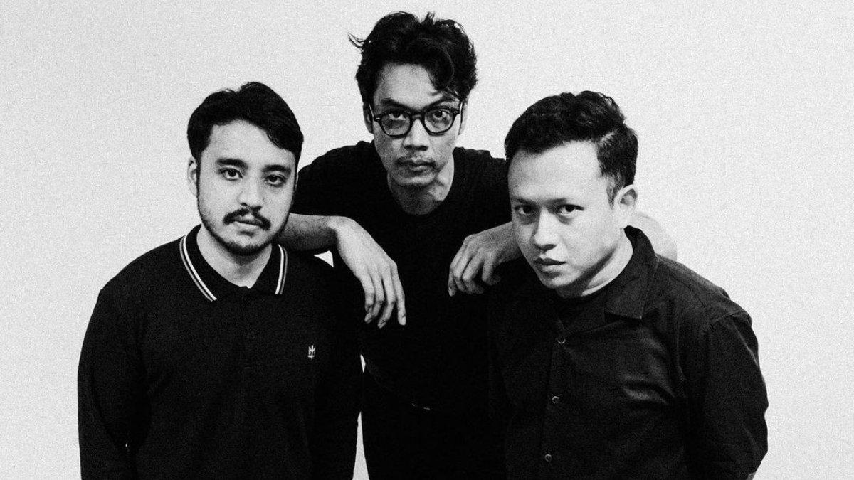 Chord 33x - Perunggu, Kunci dari C, Lirik: Melamban Bukanlah Hal yang ...
