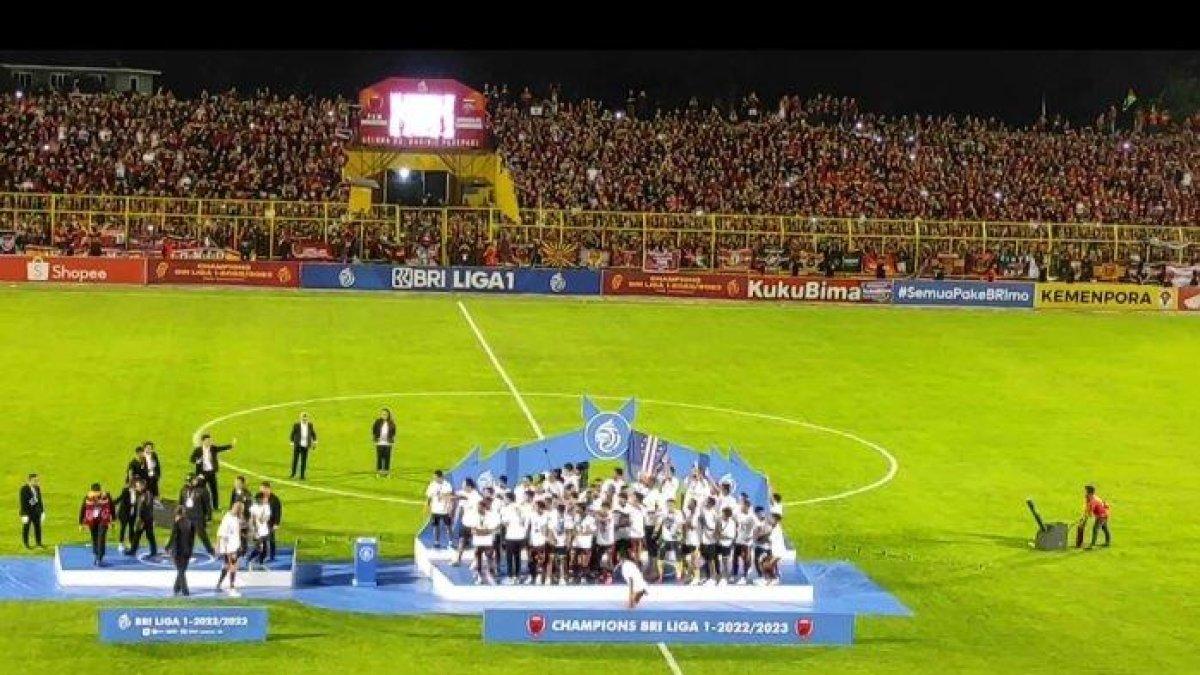 Daftar Penghargaan Liga 1 2022/2023: PSM Makassar Sukses Borong Trofi ...