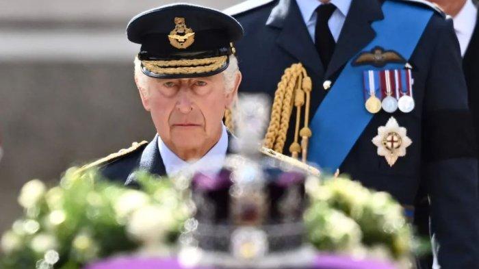 Penobatan Pertama Raja Inggris setelah 70 Tahun: Diwarnai Kemegahan ...