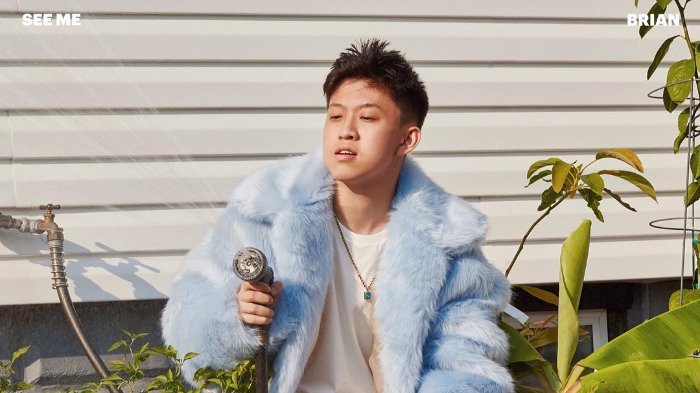 Rapper Asal Indonesia, Rich Brian Wajahnya Terpampang di Time Square ...